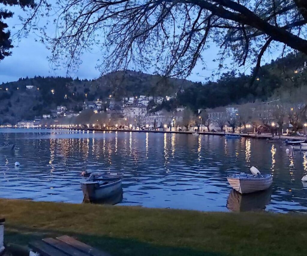 Η λίμνη της Καστοριάς – Hello From Greece